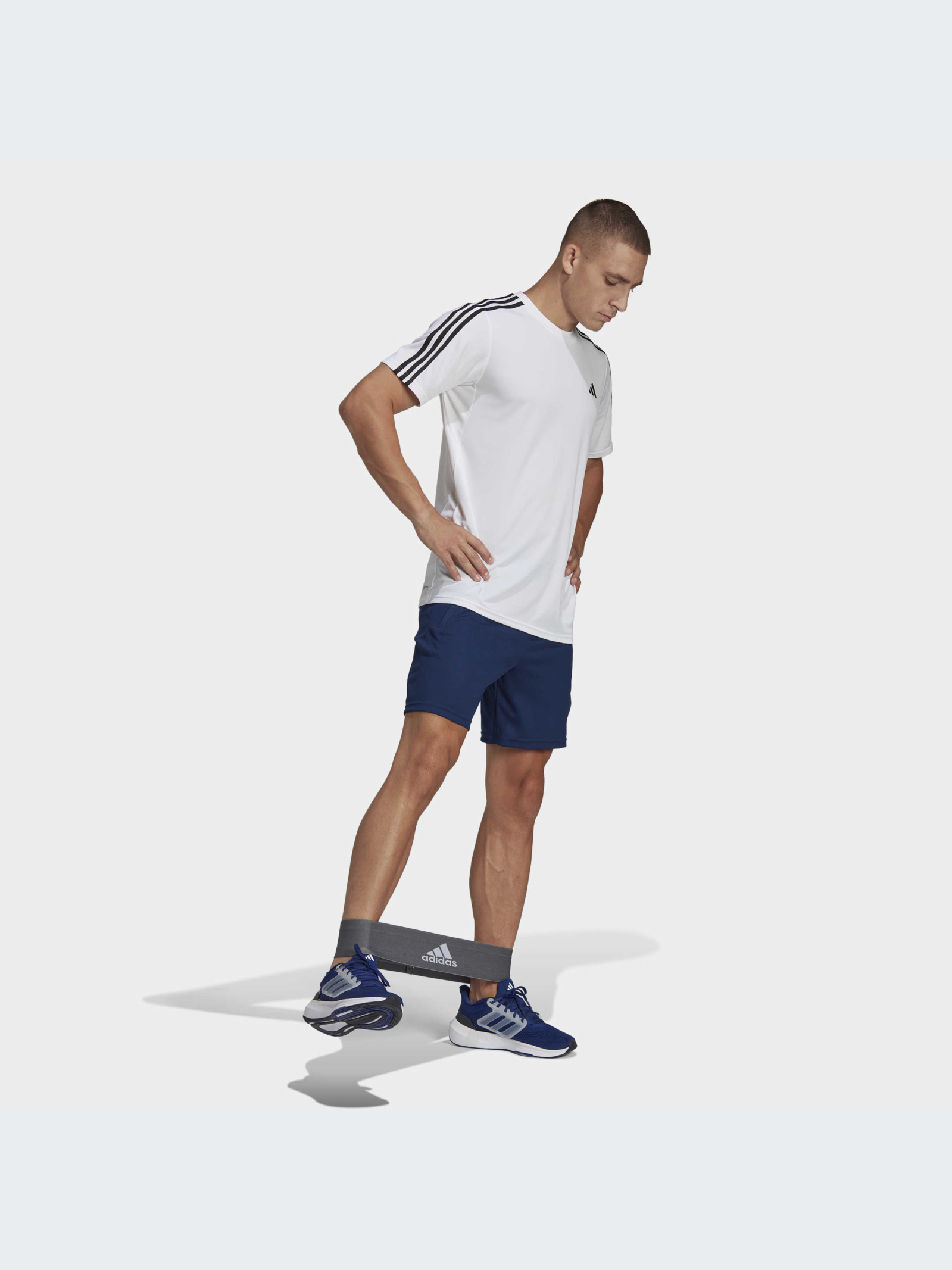 Шорты спортивные Adidas Essentials IB8124-KZ для мужчин, цвет: Синий ...