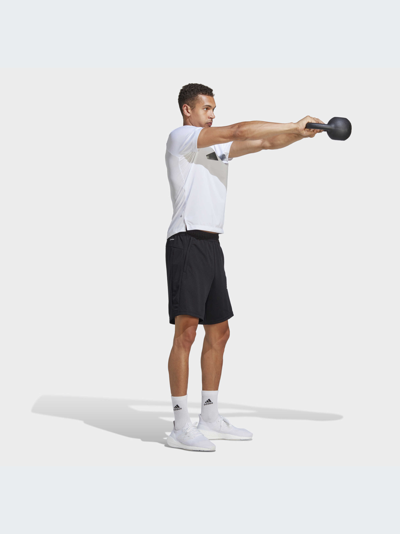 Шорты спортивные Adidas Essentials IB8161-KZ для мужчин, цвет: Чёрный ...