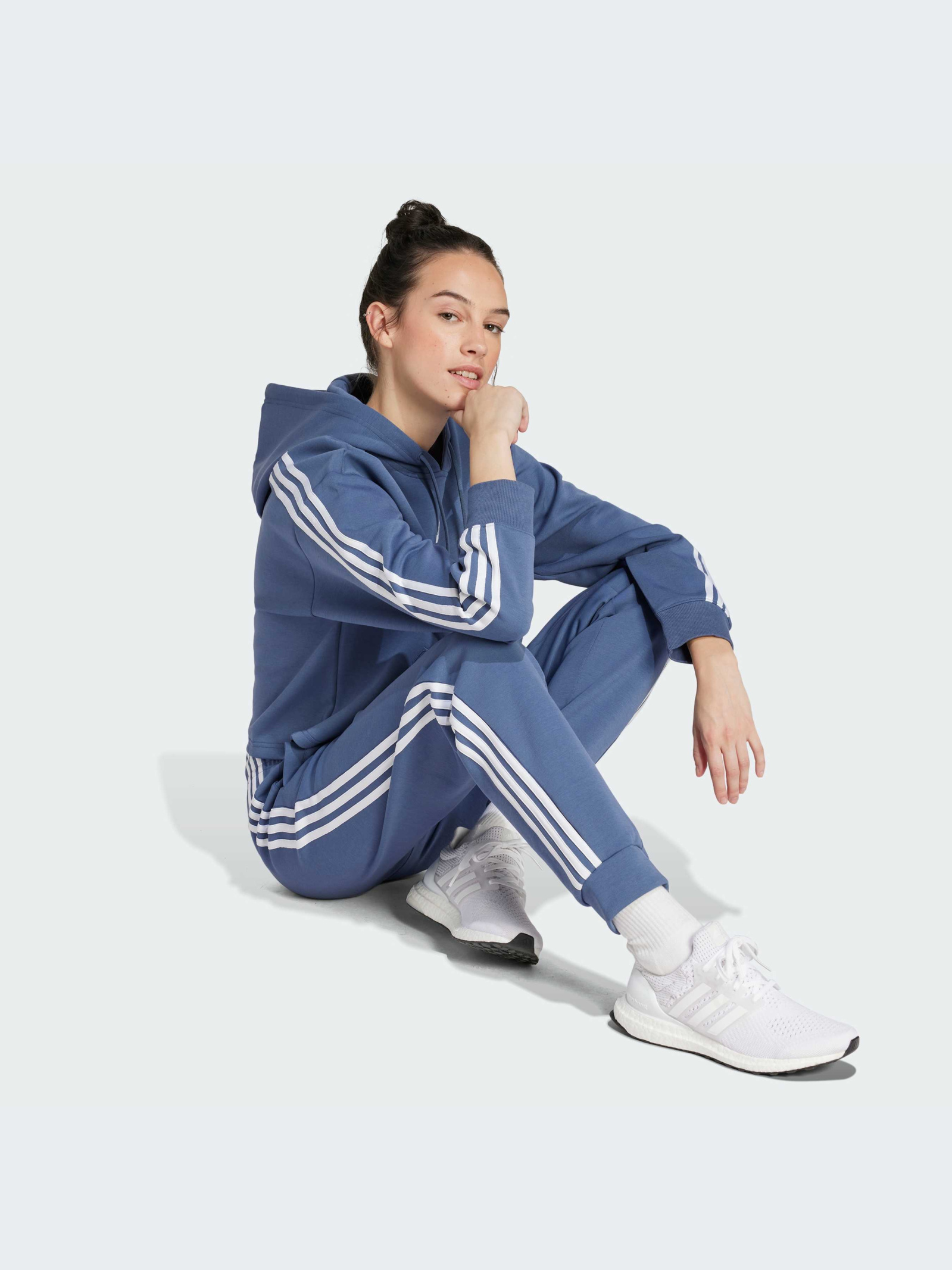 Джоггеры adidas Icons IS3941-KZ для женщин, цвет: Синий - купить по ...