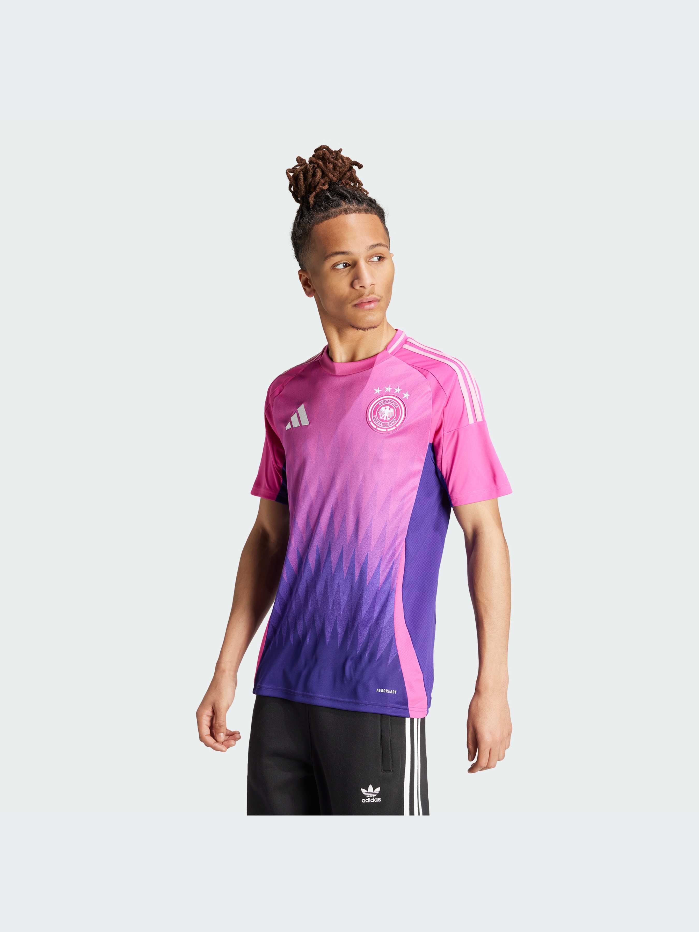 Футболка спортивна adidas IP8158 для чоловіків, колір: Мультиколор ...